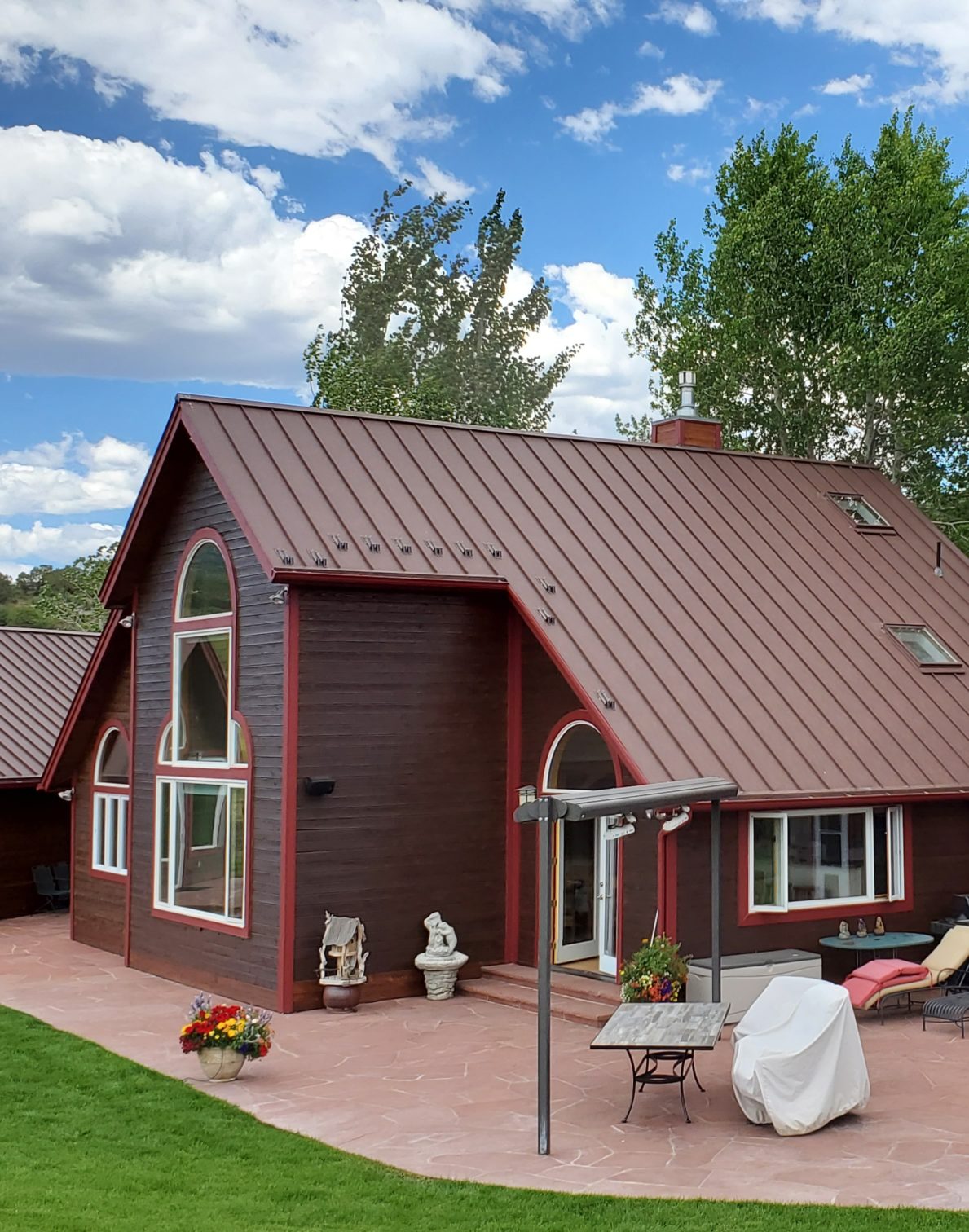 Metal Roofing Colors for Forest Environments