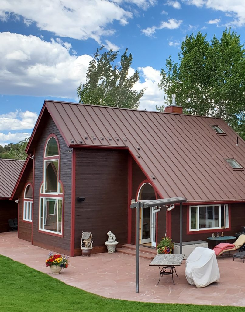 Metal Roofing Colors for Forest Environments